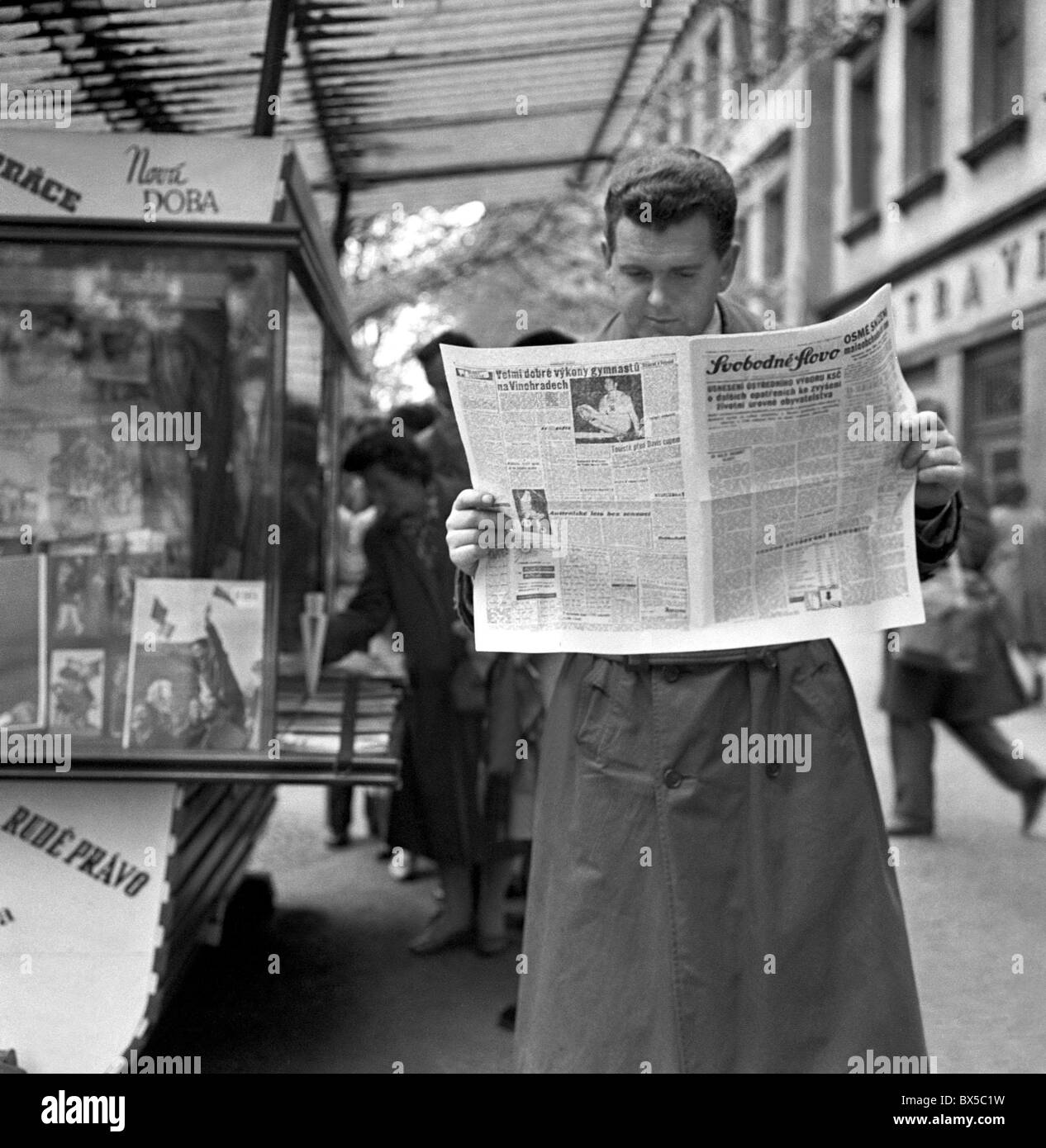 1960 newspaper hi-res stock photography and images - Alamy