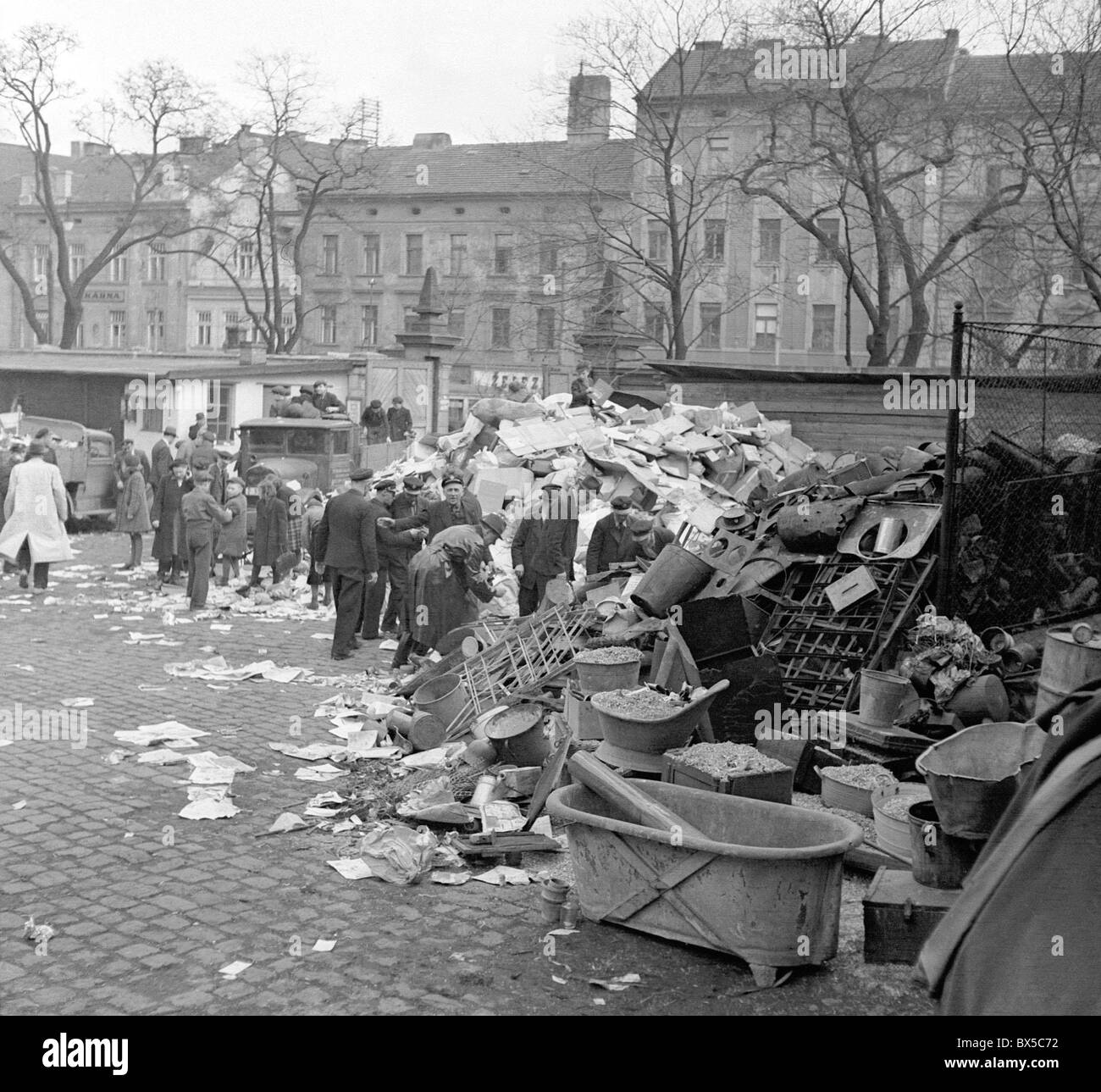 Picking trash Black and White Stock Photos & Images - Alamy