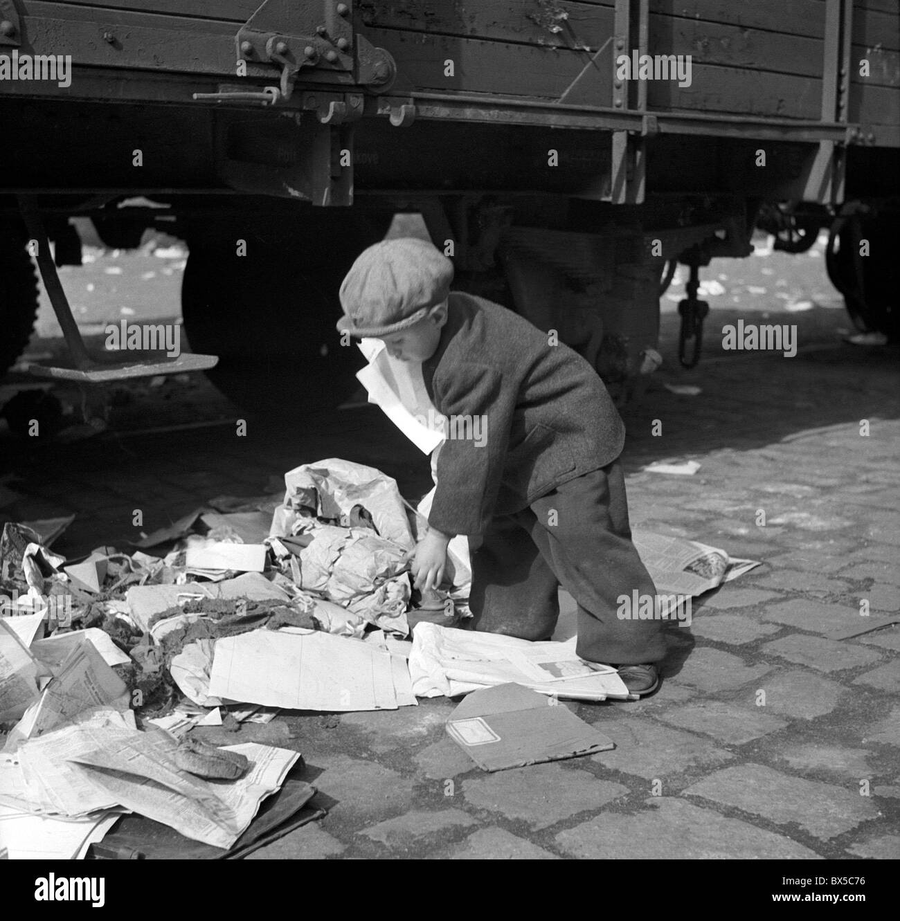 Vintage labor Black and White Stock Photos & Images - Alamy
