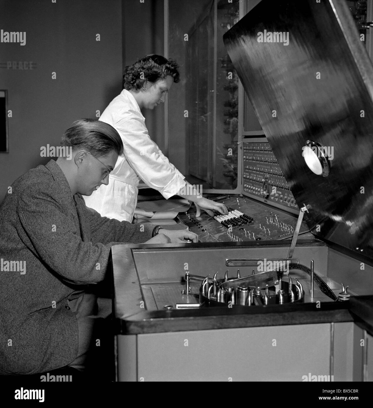 1960 Computer High Resolution Stock Photography and Images - Alamy