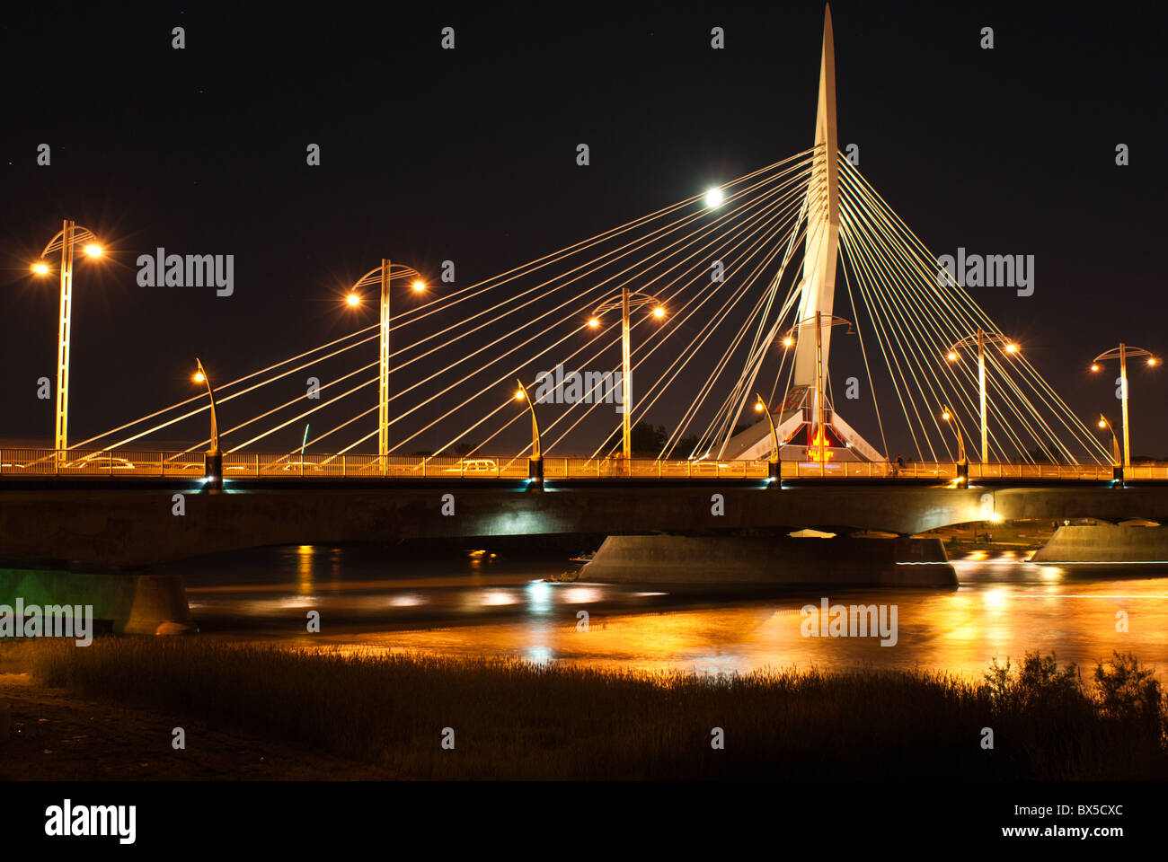 Esplanade riel bridge pedestrian bridge hi-res stock photography and ...
