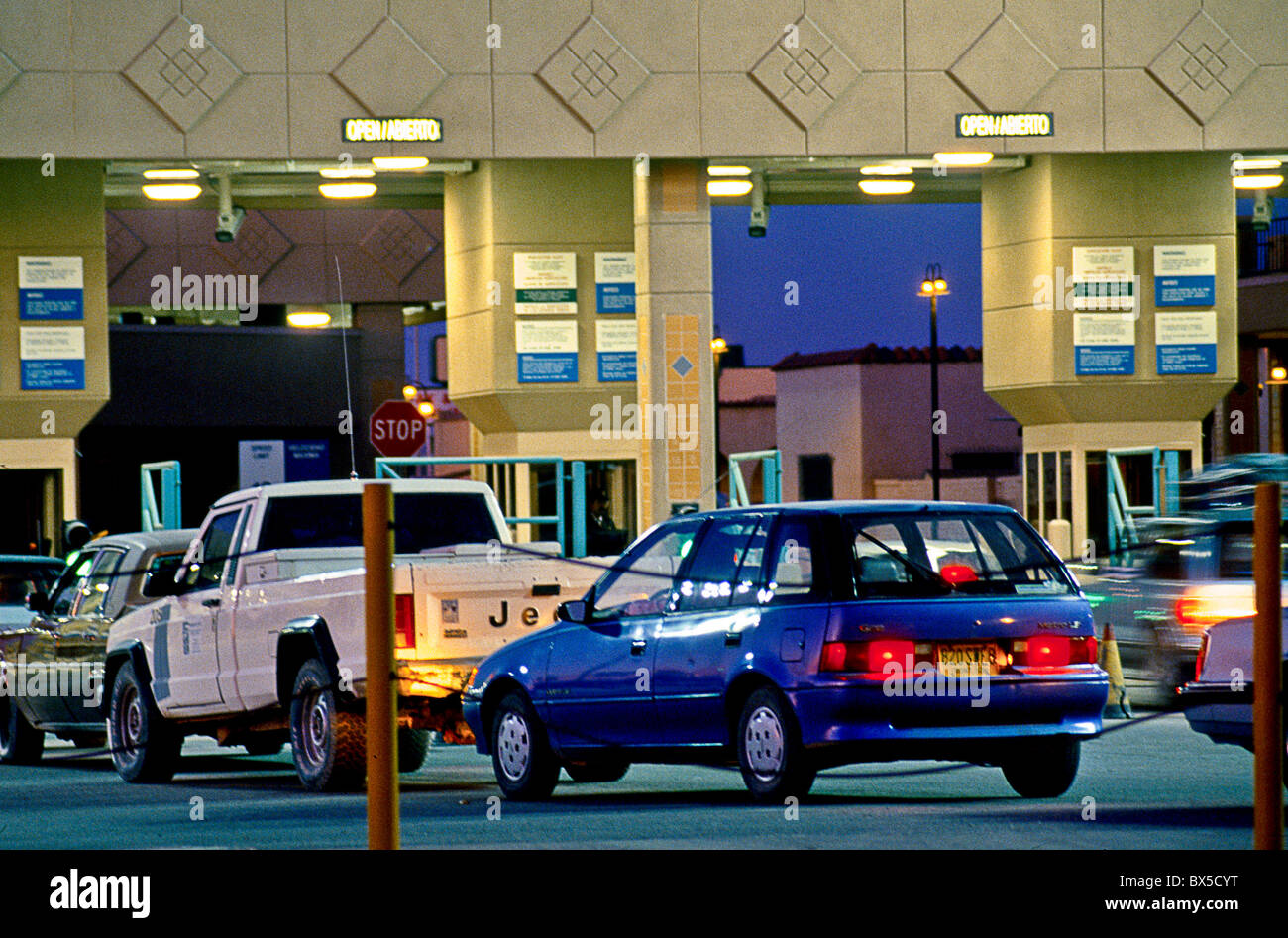 Border checkpoint hi-res stock photography and images - Alamy