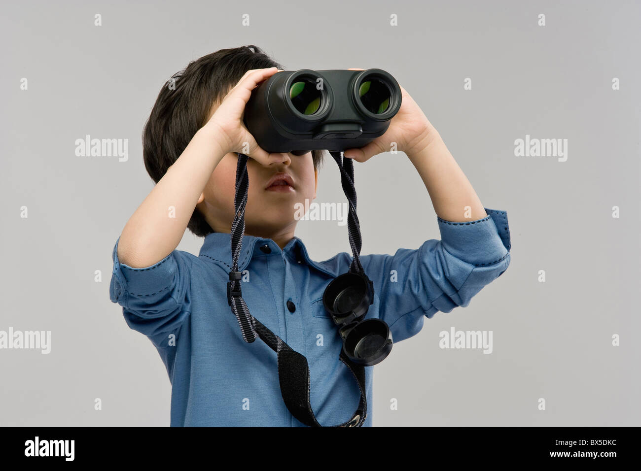 Using binocular hi-res stock photography and images - Alamy