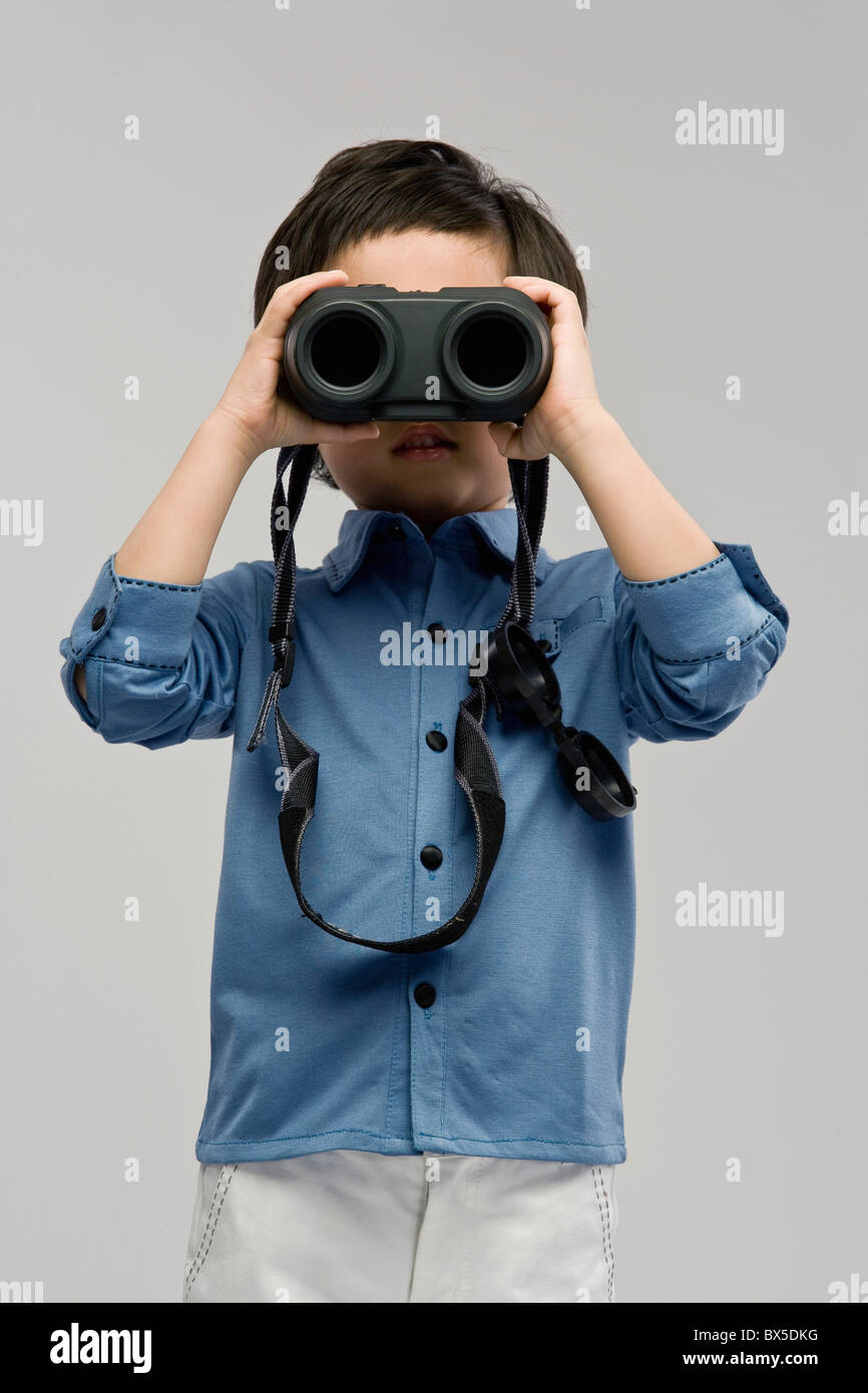 Using binocular hi-res stock photography and images - Alamy