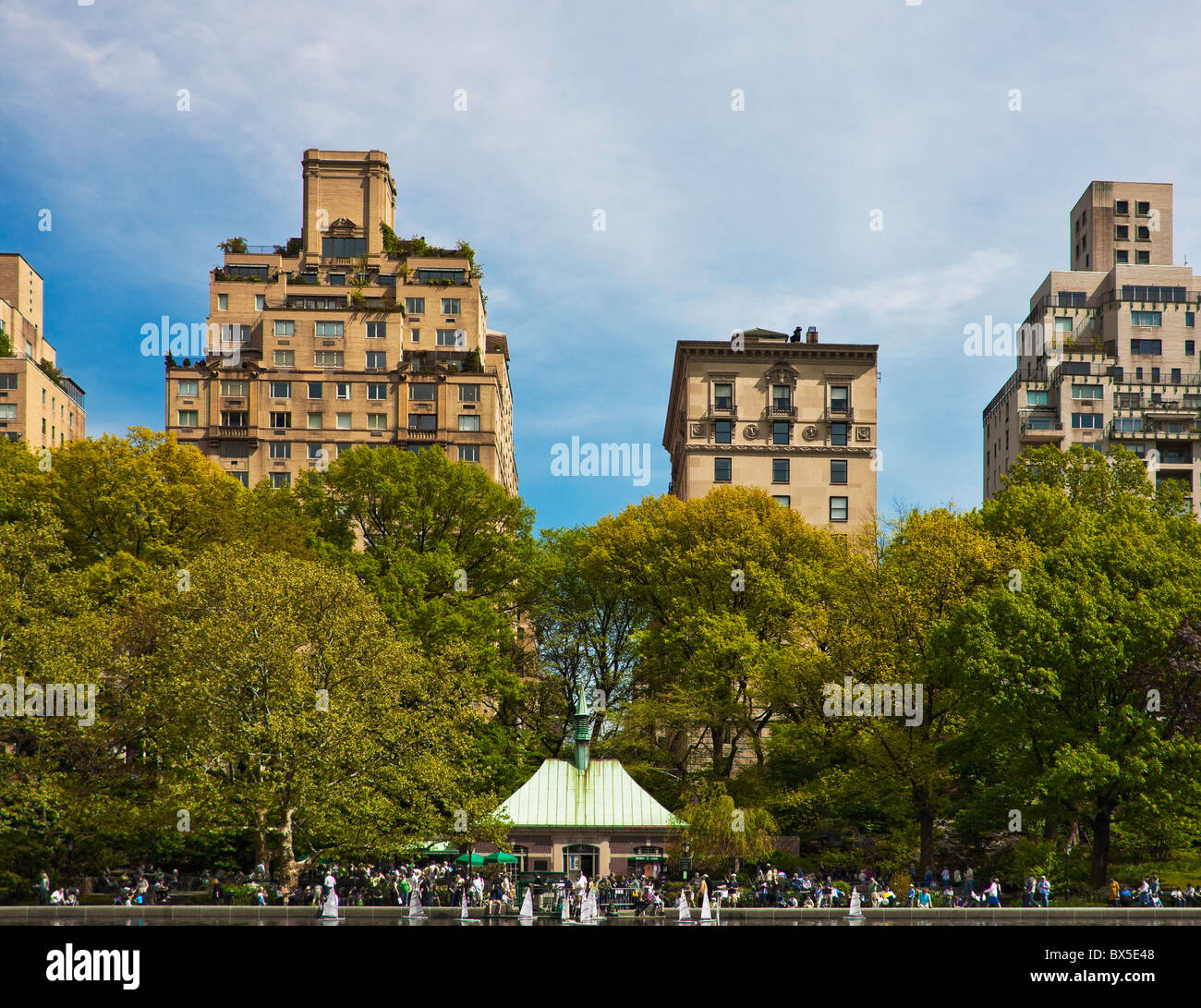 Summer at Conservatory Pond at Central Park NYC USA Stock Photo - Alamy