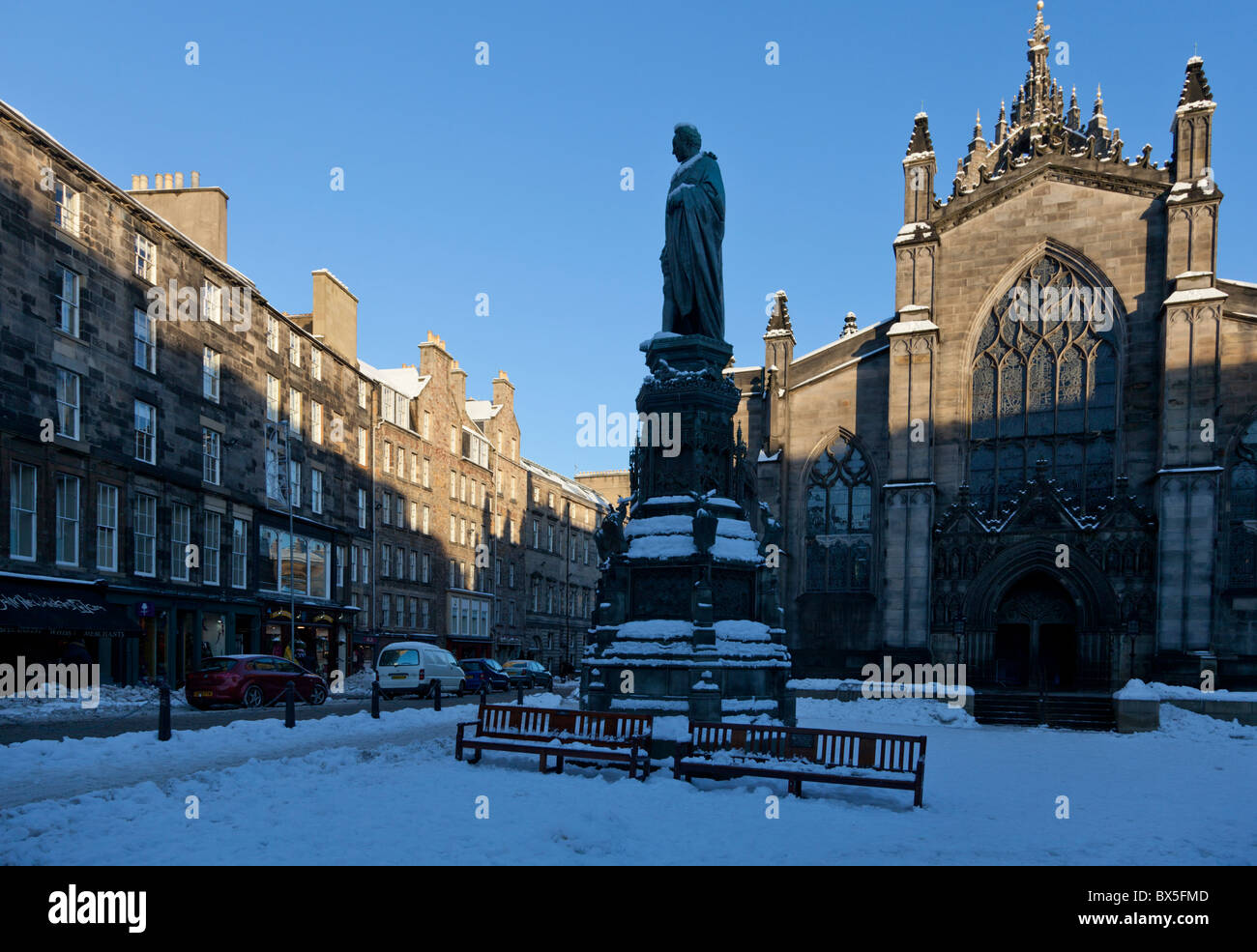 Scottish street snow hi-res stock photography and images - Alamy