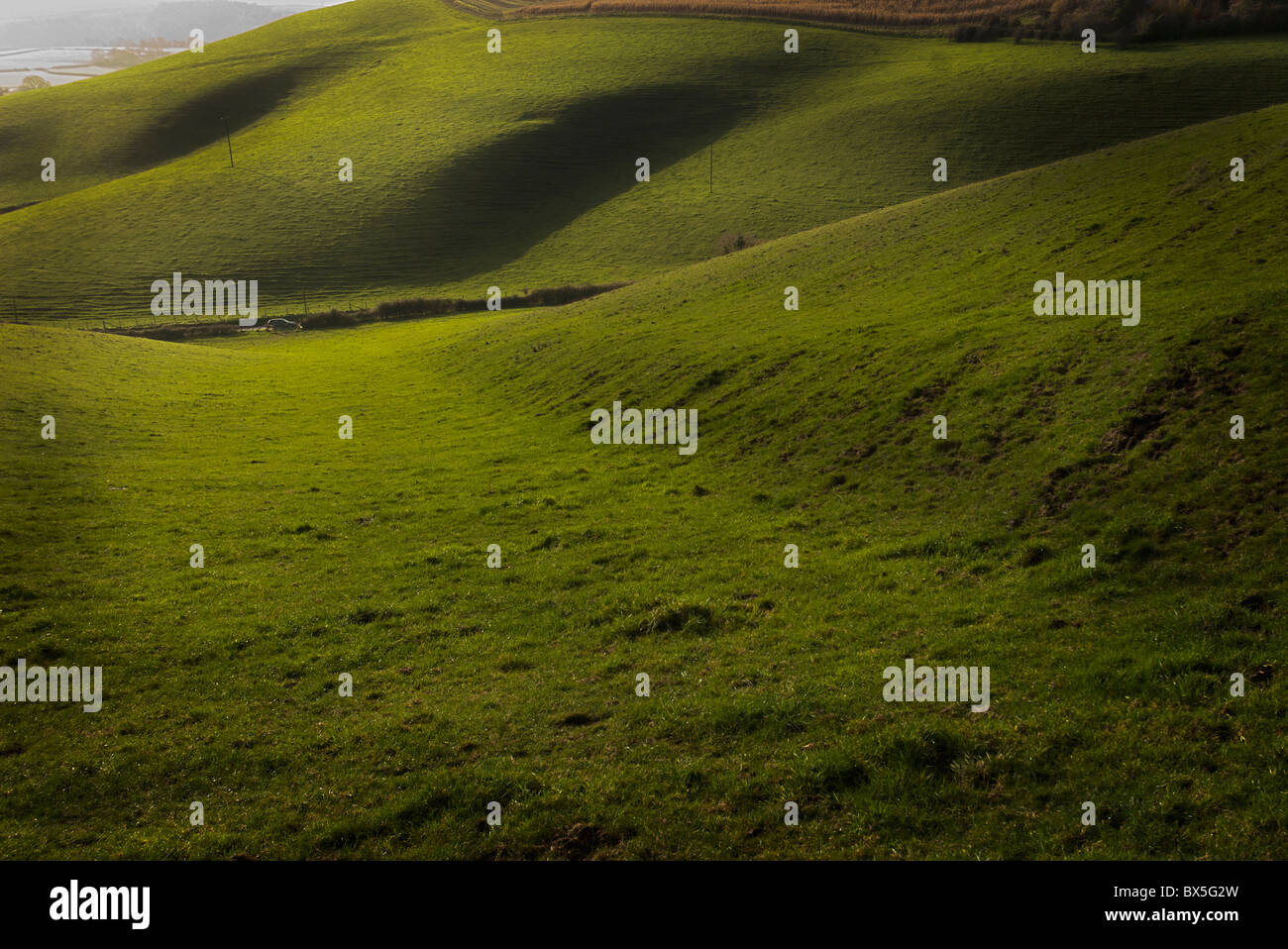 Rolling green hills hi-res stock photography and images - Alamy