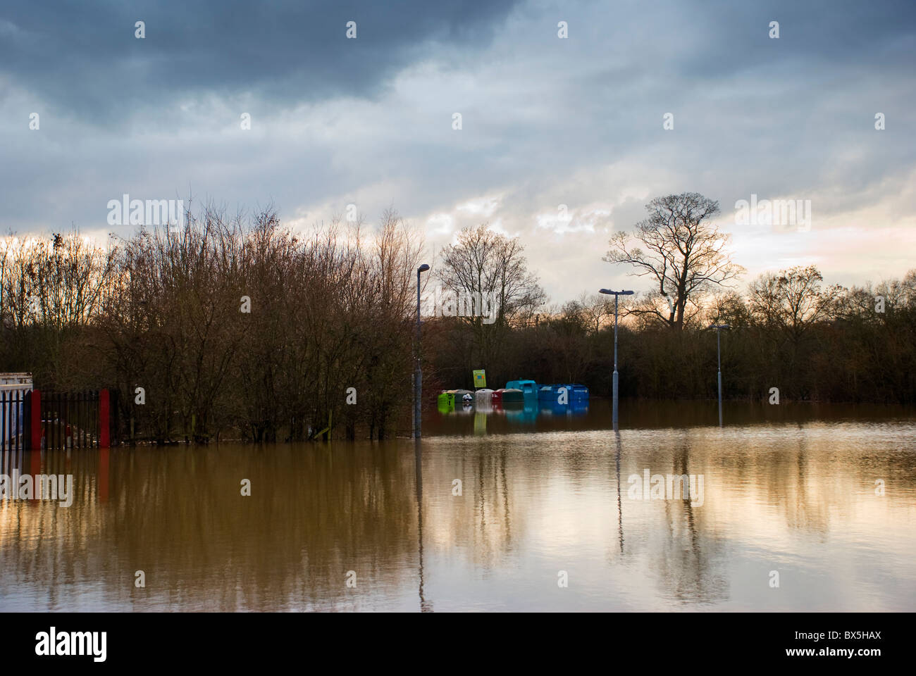 Flooding river severn upton upon hi-res stock photography and images ...