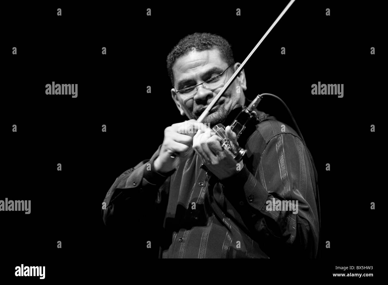 Jazz violinist Omar Puente in concert, 2010 Stock Photo - Alamy
