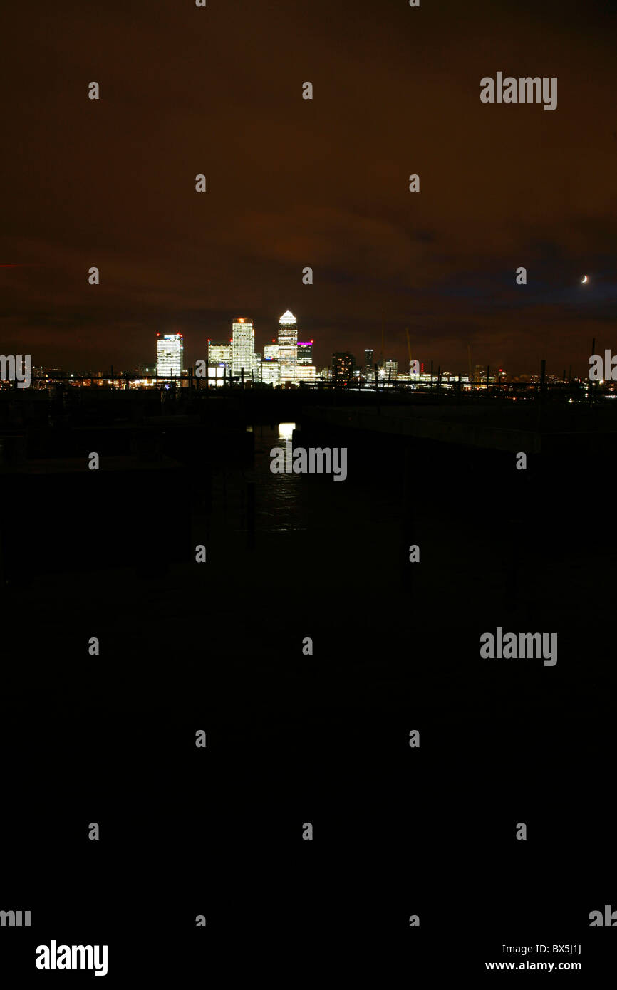 London skyline night rooftop hi-res stock photography and images - Alamy