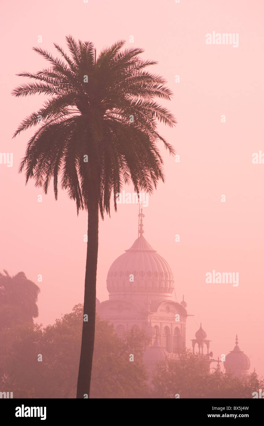 Sikh temple silhouette hi-res stock photography and images - Alamy