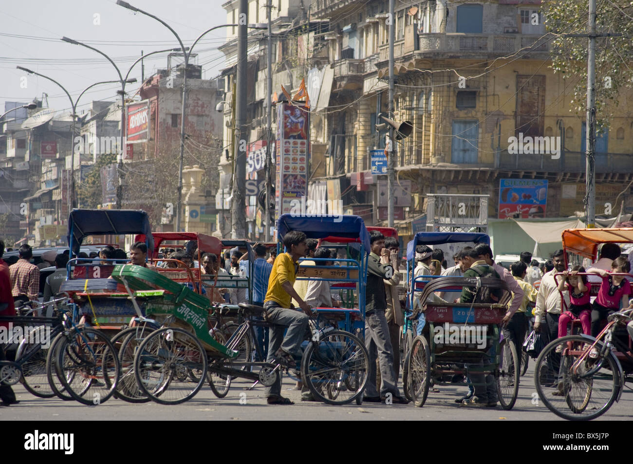 Rickshaws in traffic jam india hi-res stock photography and images - Alamy