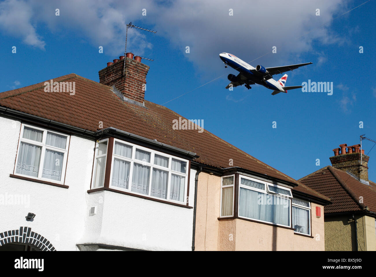 Heathrow airport sky view hi-res stock photography and images - Alamy