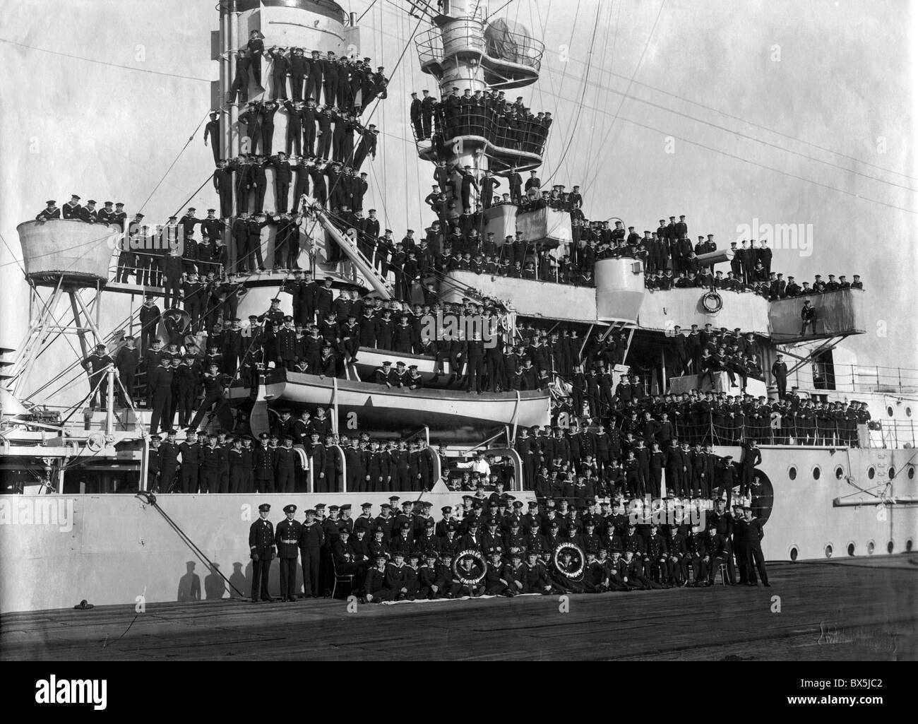 Soldiers of the reichswehr hi-res stock photography and images - Alamy