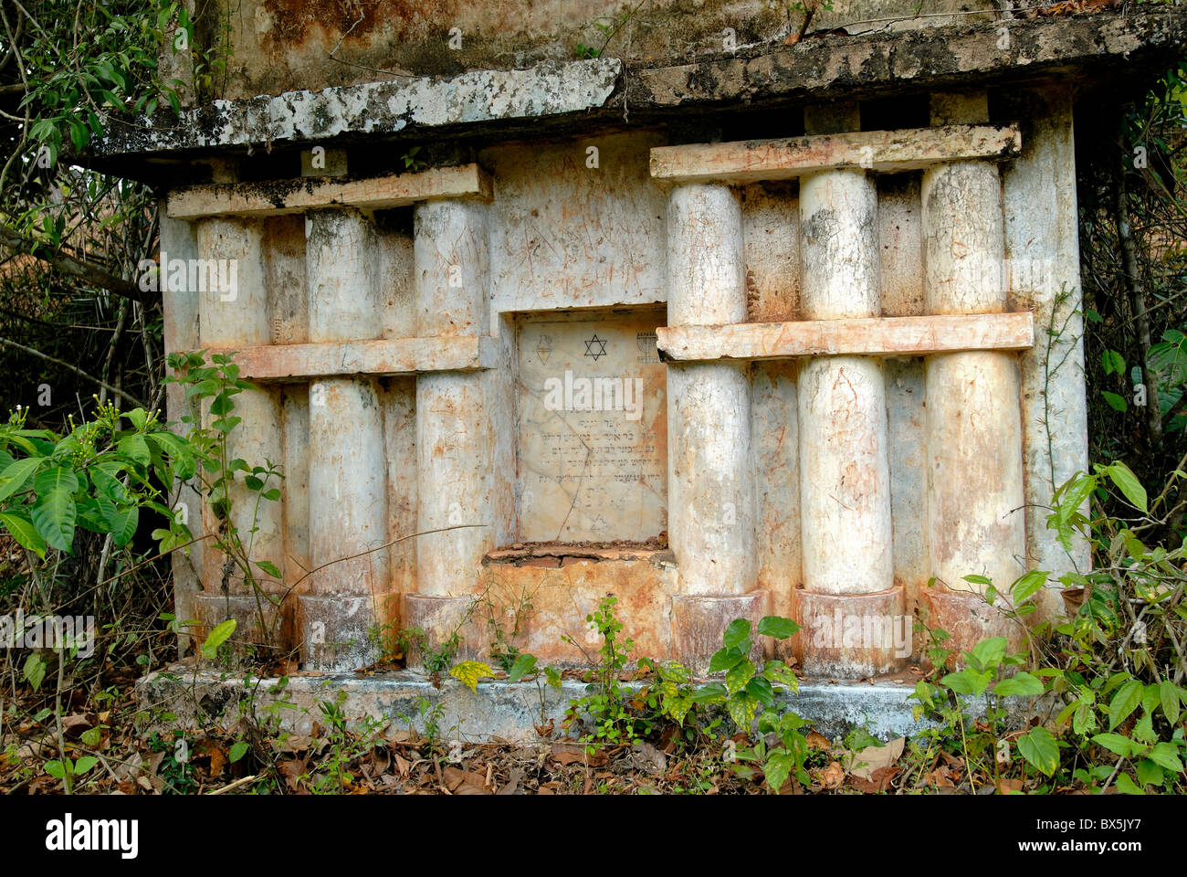 JEWISH CEMETERY IN KOTTAIL KOVILAKAM AT CHENDAMANGALAM KERALA Stock ...