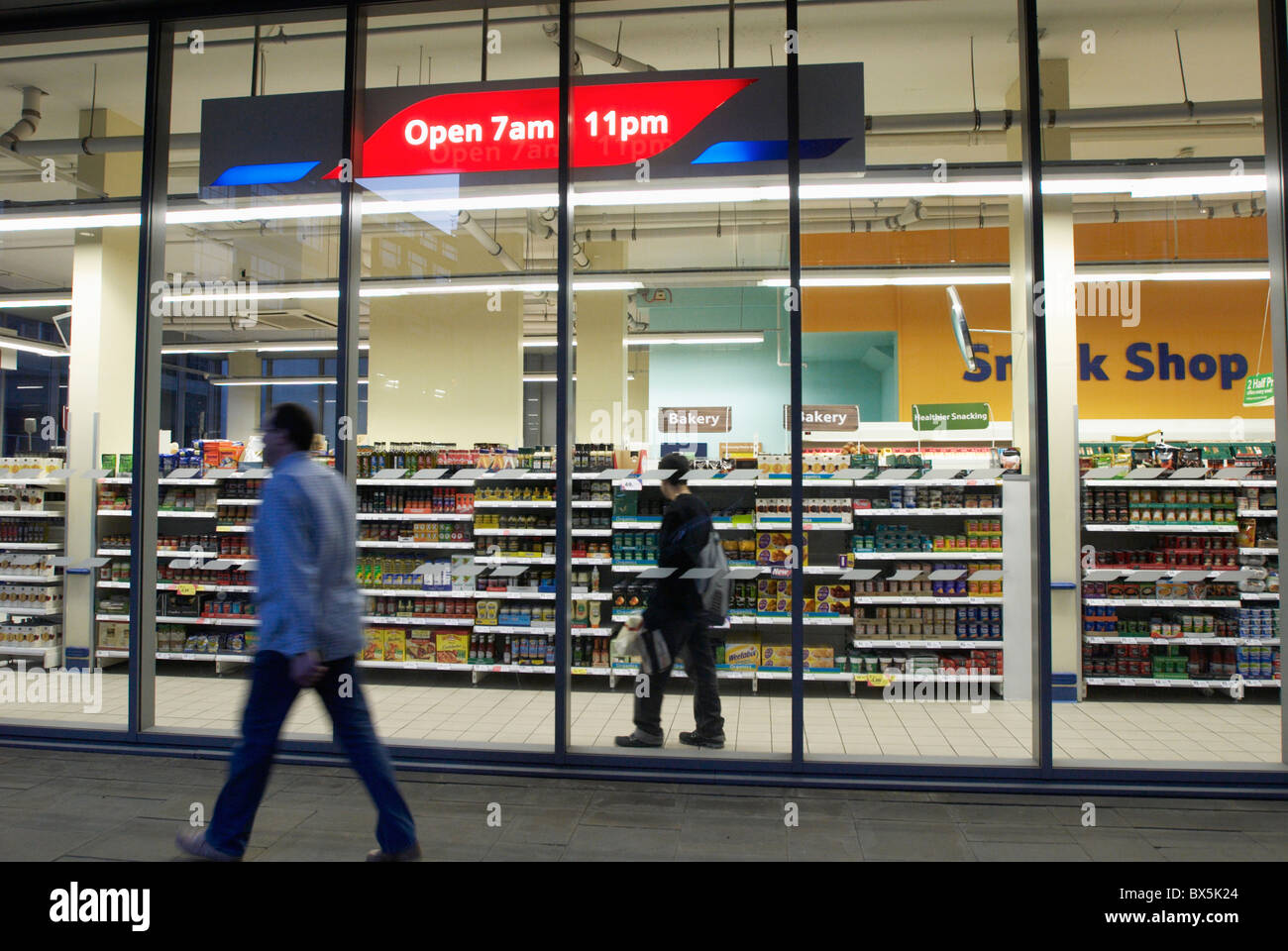 Tesco Metro London Stock Photos & Tesco Metro London Stock Images - Alamy