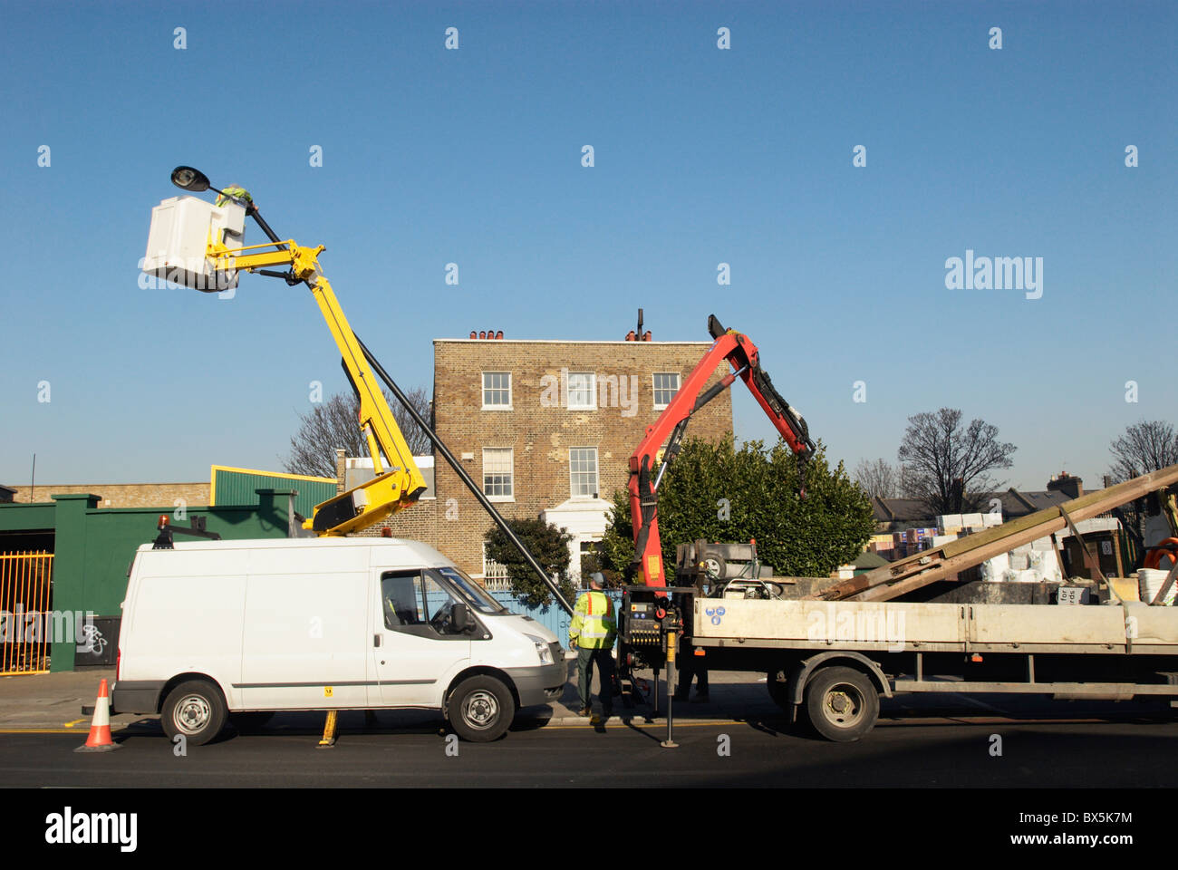 Street Light Uk Repair Stock Photos & Street Light Uk Repair Stock ...