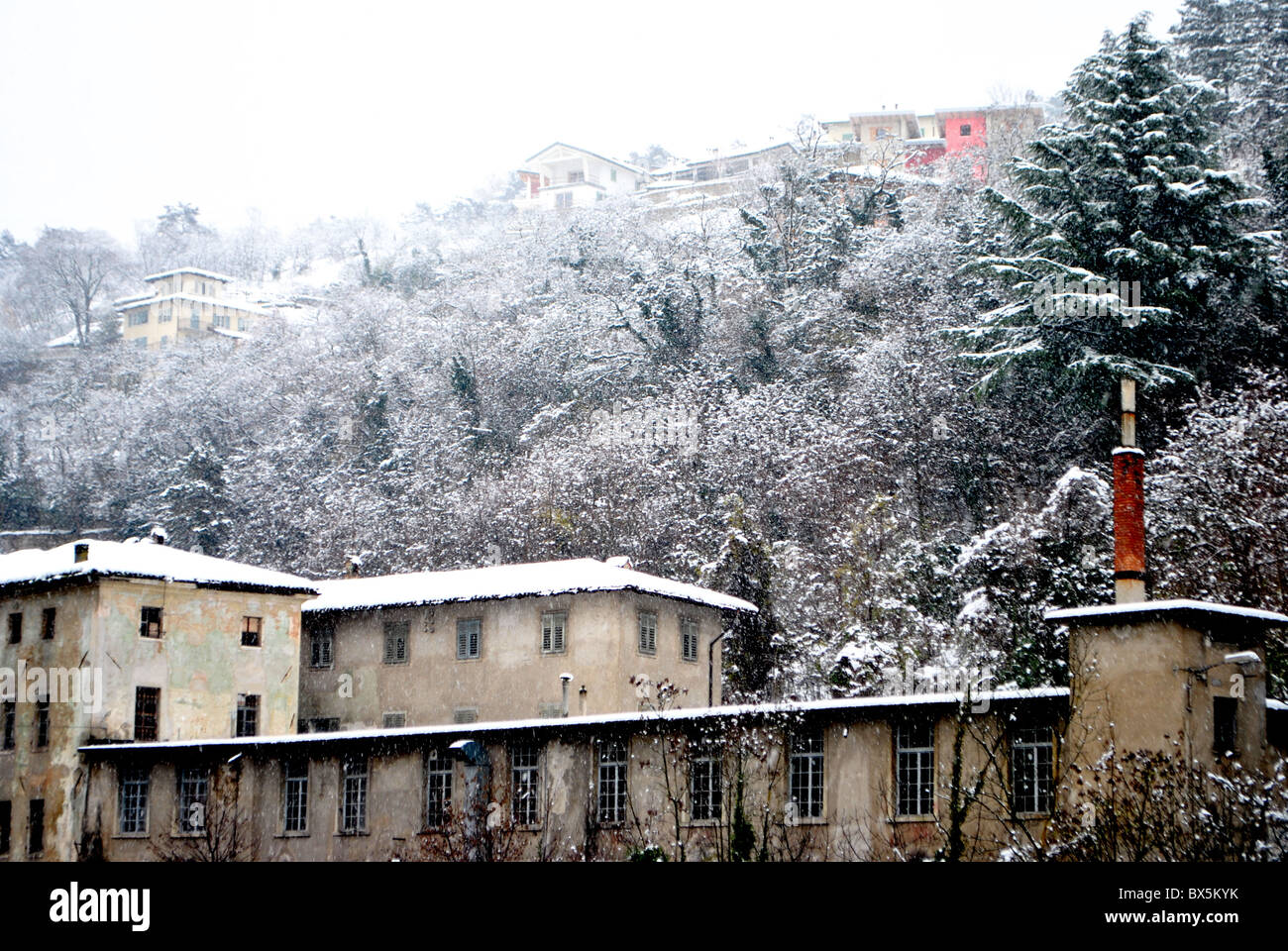 snowfall in the city Stock Photo - Alamy