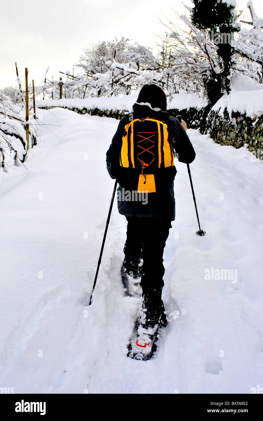 Girl snowshoe hi-res stock photography and images - Alamy