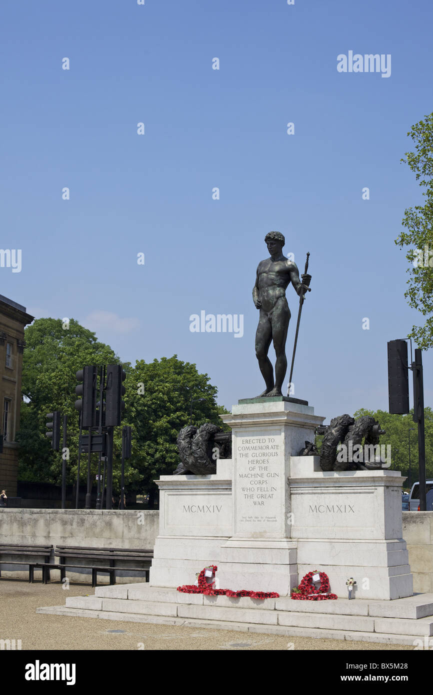 Statue of David commemorating the dead of the Machine Gun Corps in ...