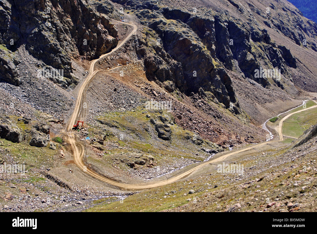 Unpaved curve hi-res stock photography and images - Alamy