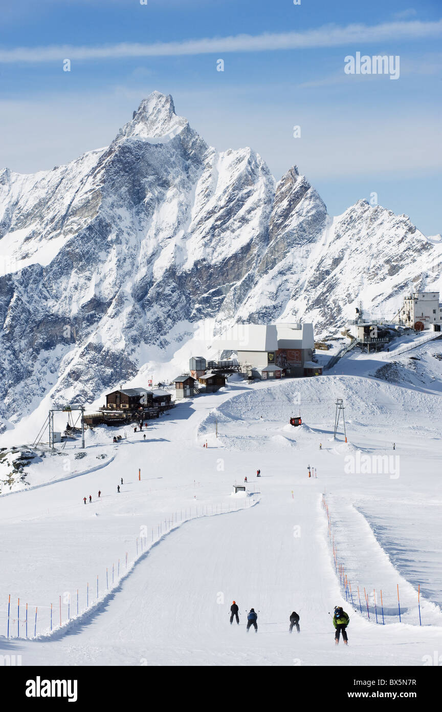 Italian alps ski resort hi-res stock photography and images - Alamy