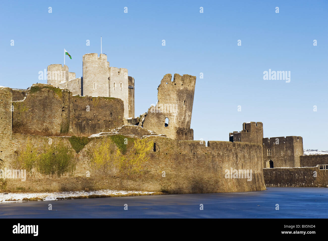Caerphilly castle tower hi-res stock photography and images - Alamy