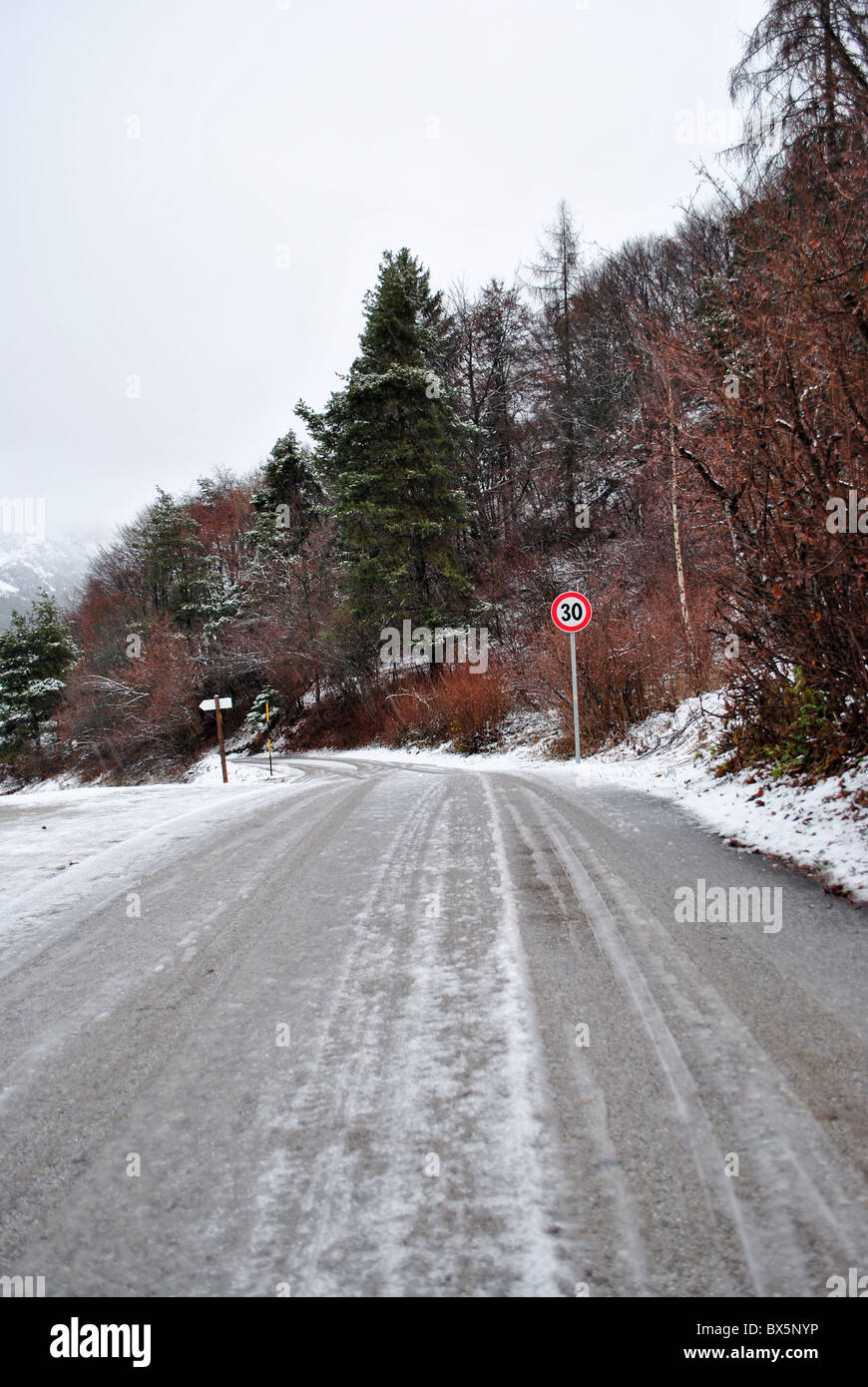 Crest road hi-res stock photography and images - Alamy