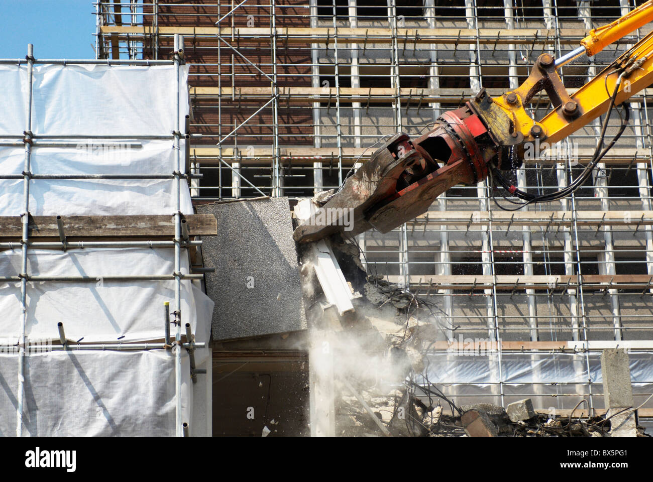 High reach demolition equipment hi-res stock photography and images - Alamy