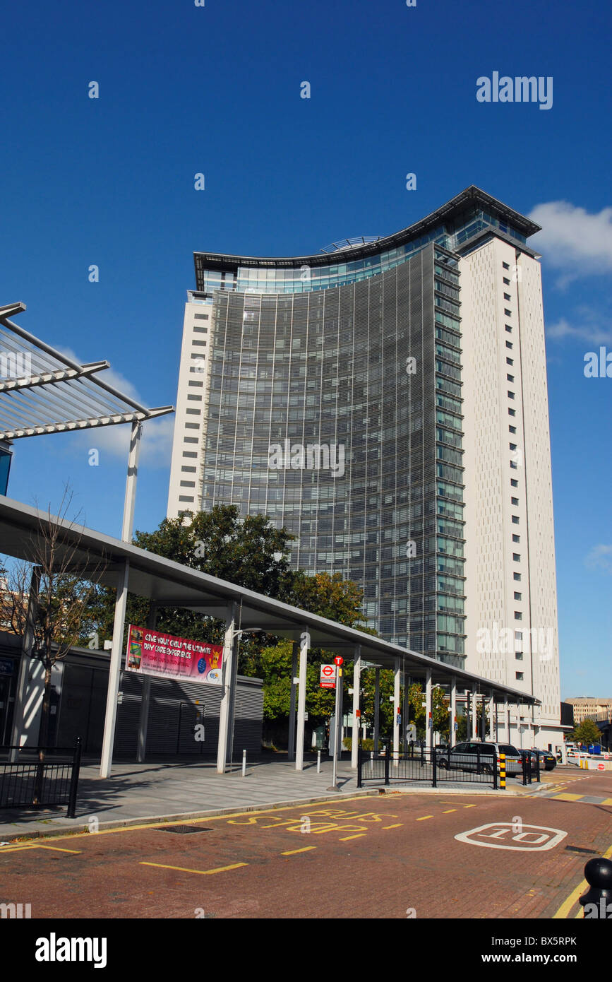 Empress state building hi-res stock photography and images - Alamy