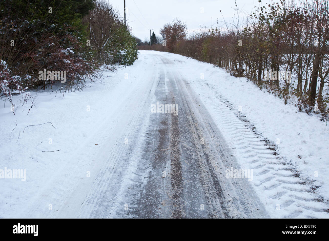 Winter garden roads hi-res stock photography and images - Alamy