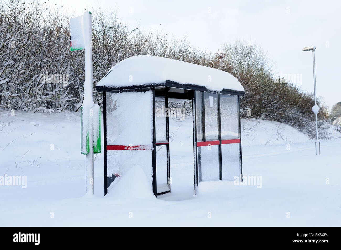 Bus Shelter In Snow Stock Photo - Alamy