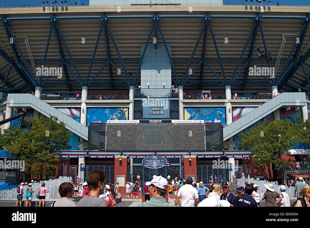 Us open flushing stadium hi-res stock photography and images - Alamy