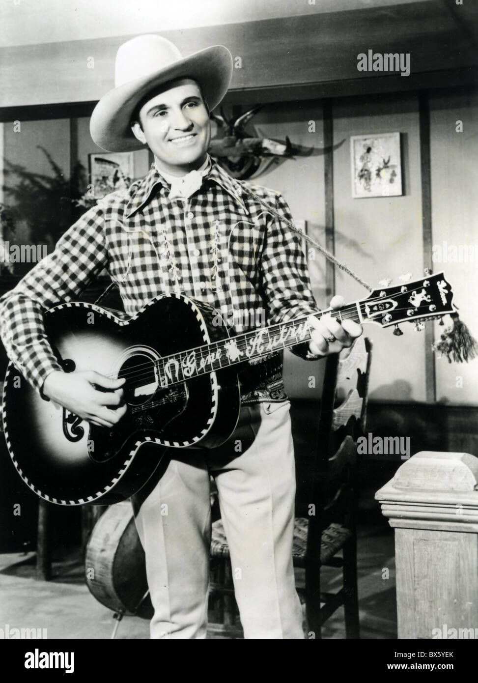 GENE AUTRY (1907-1998) US Western cowboy singer and actor Stock Photo ...