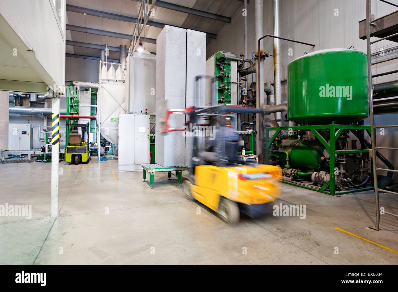 Polystyrene blocks hi-res stock photography and images - Alamy