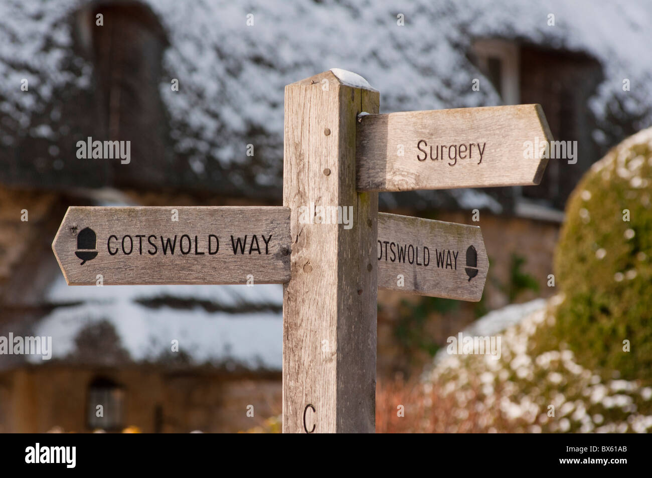 Wooden cotswold way sign hi-res stock photography and images - Alamy