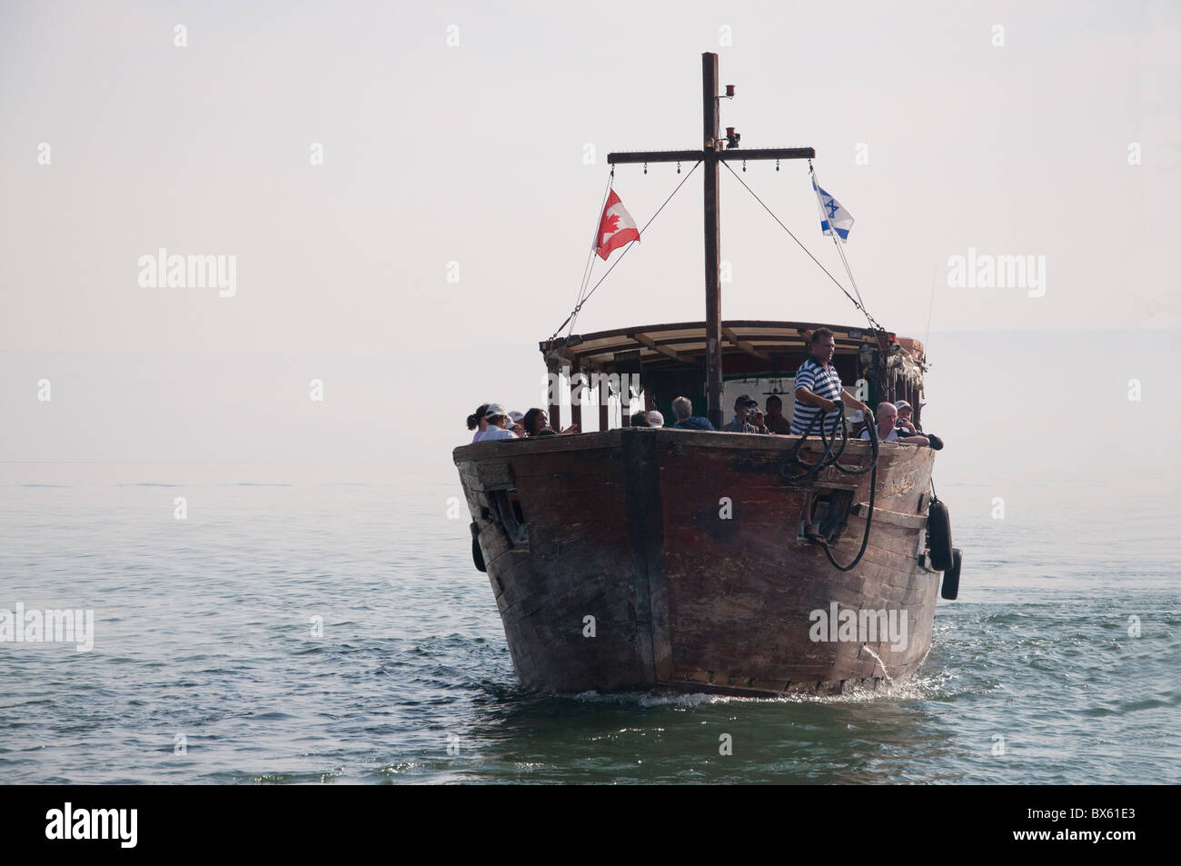 A boat heading in Stock Photo - Alamy