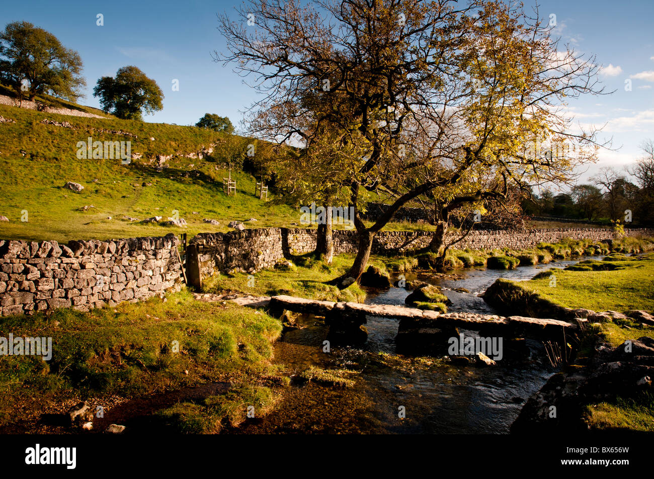 Clapper bridge malham hi-res stock photography and images - Alamy