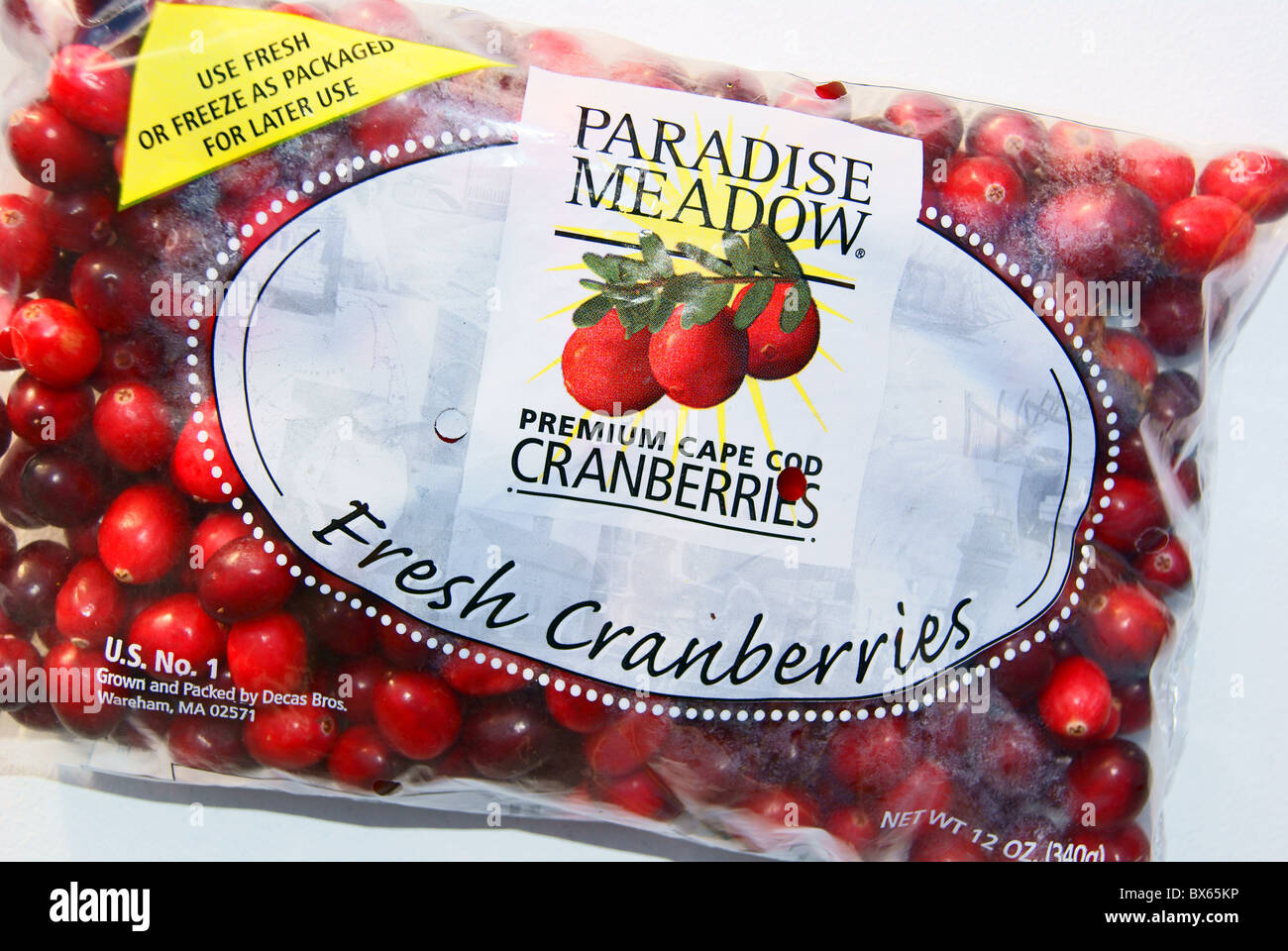 A package of cranberries Stock Photo - Alamy