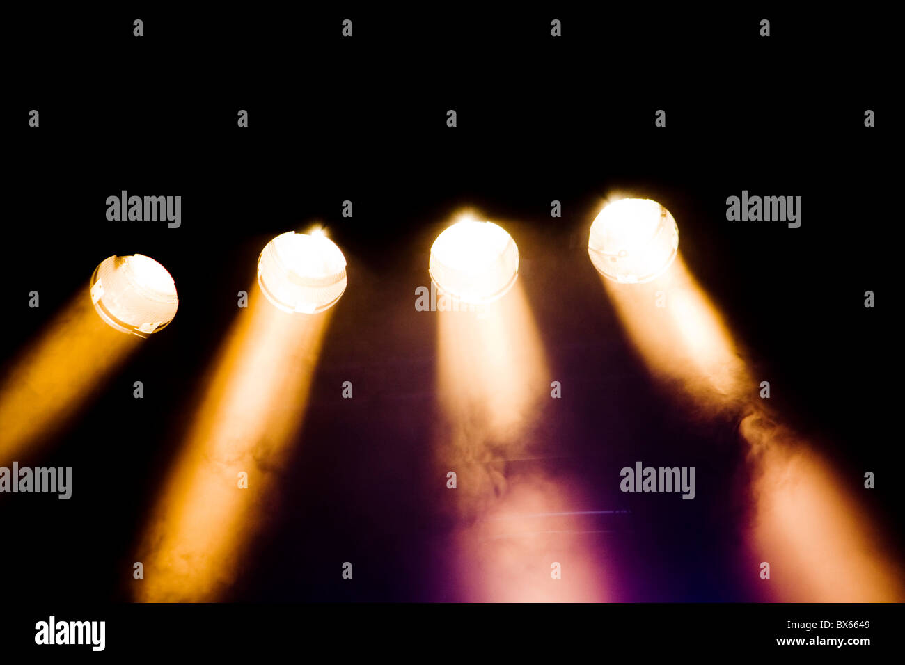 Stage center spotlight hi-res stock photography and images - Alamy