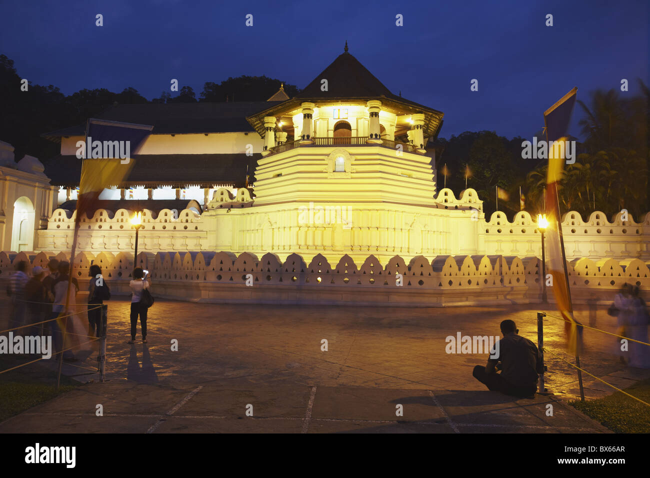 Dalada maligawa hi-res stock photography and images - Alamy