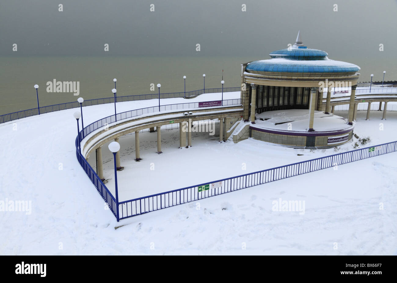 Big band stand uk hi-res stock photography and images - Alamy