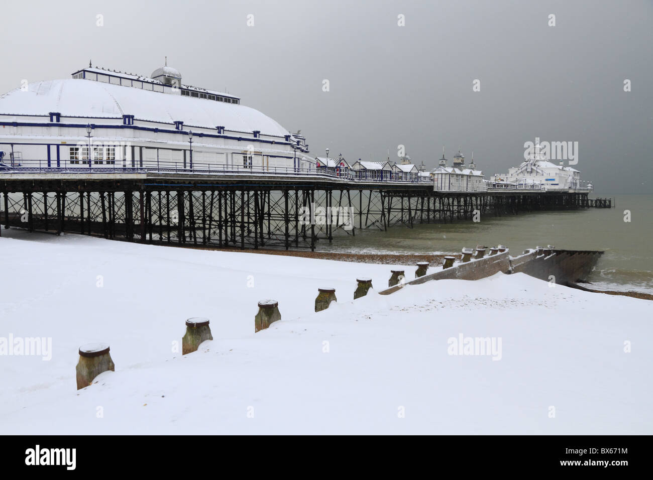 Snowfall on Eastbourne seafront, East Sussex, England Stock Photo - Alamy