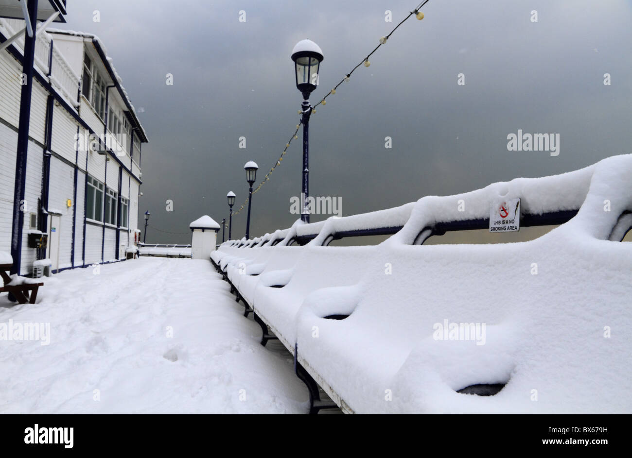 Snowfall on Eastbourne Pier, East Sussex, England Stock Photo - Alamy