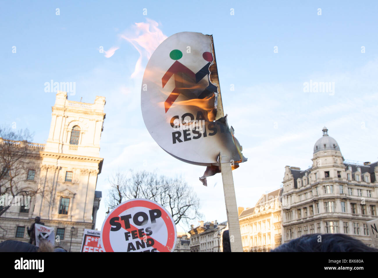 London parliament student protest hi-res stock photography and images ...