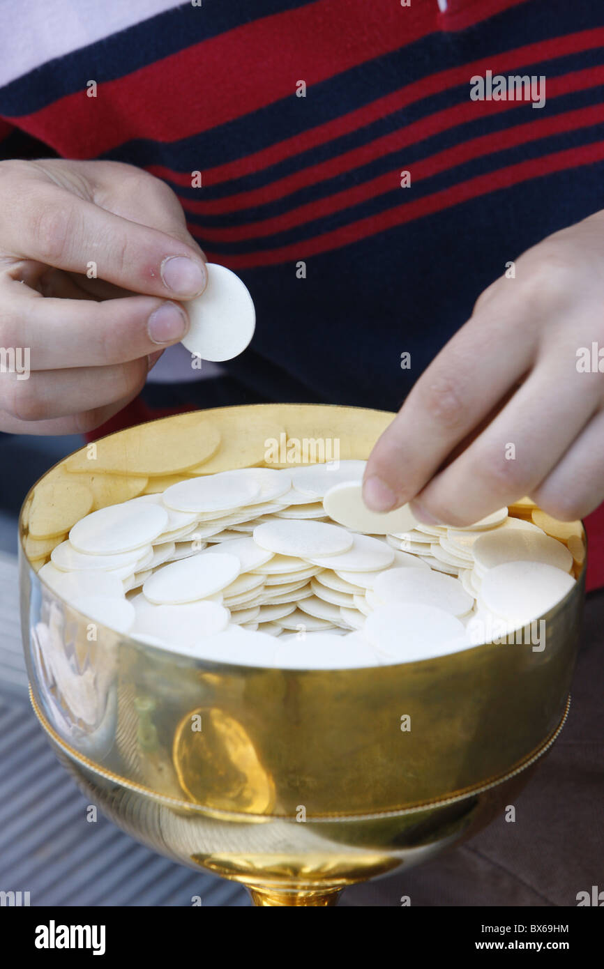 Communion wafers hi-res stock photography and images - Alamy