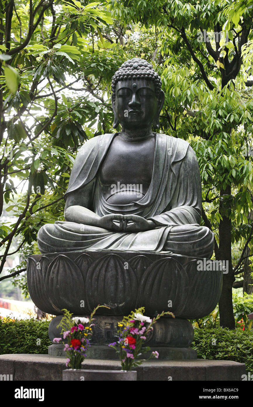 Japan statue of buddha hi-res stock photography and images - Alamy
