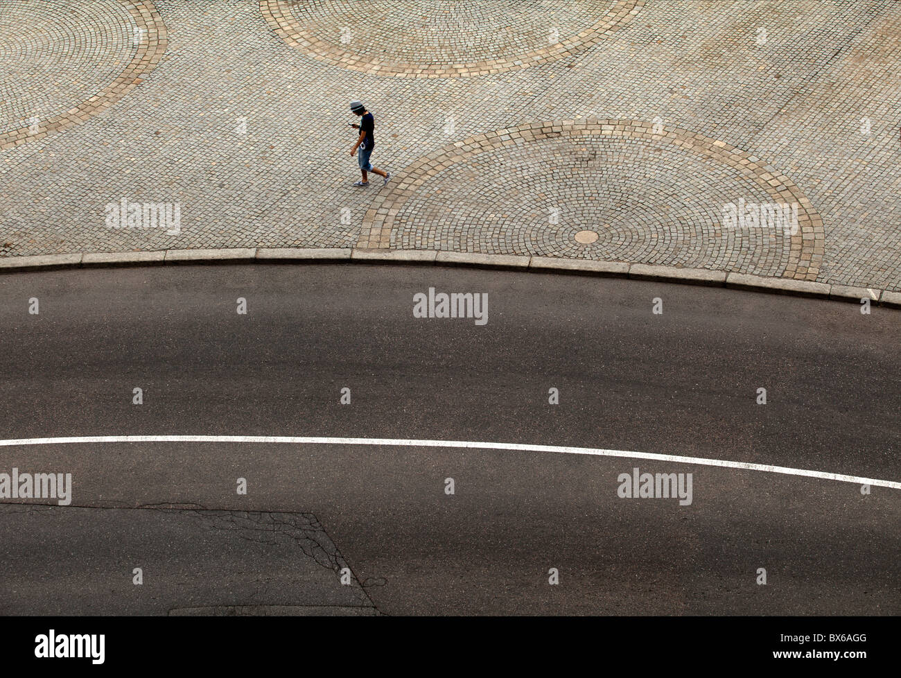 pedestrian, passanger, walker, road, footpath, sidewalk, line, round ...