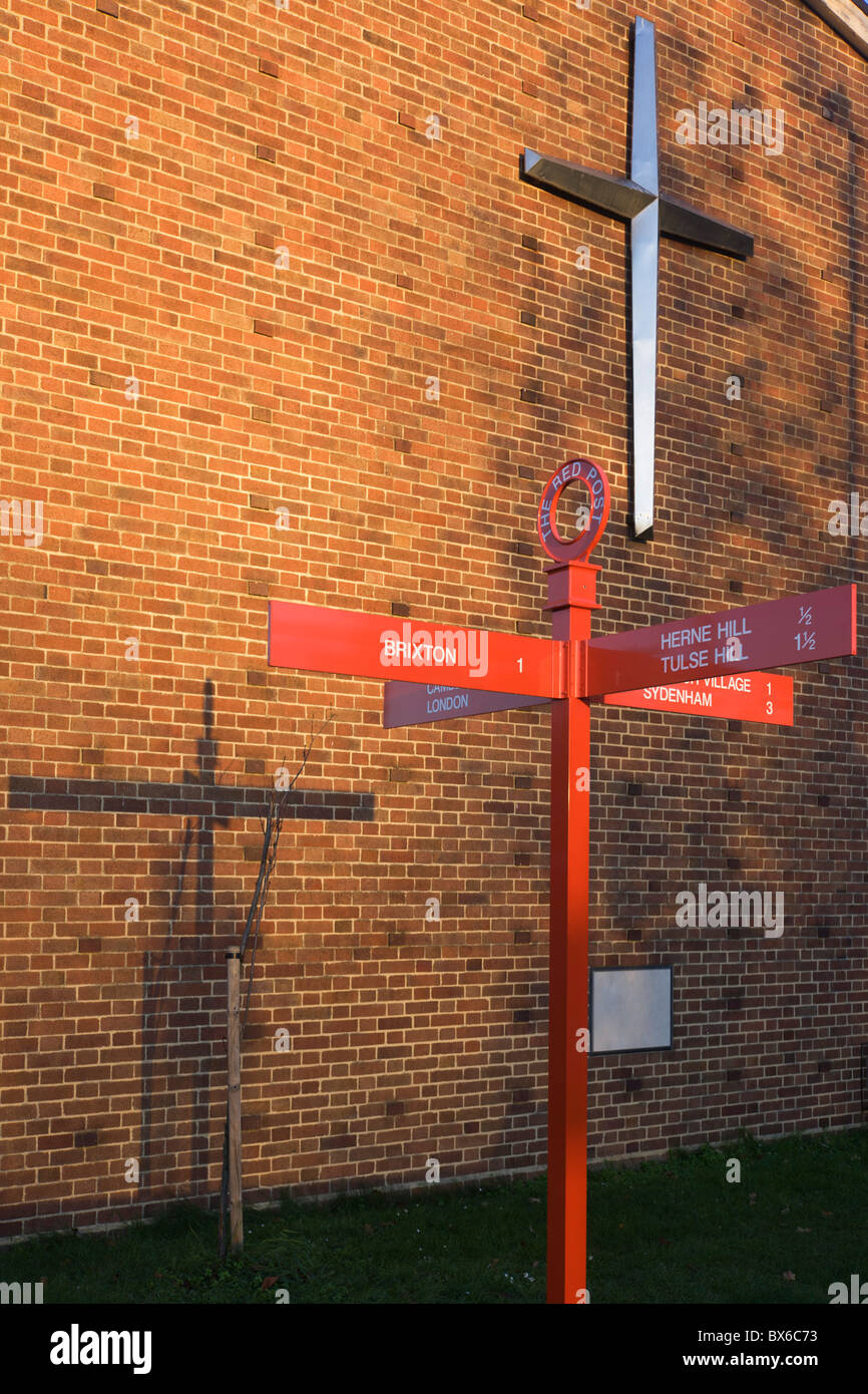 Sign signpost crucifix hi-res stock photography and images - Alamy