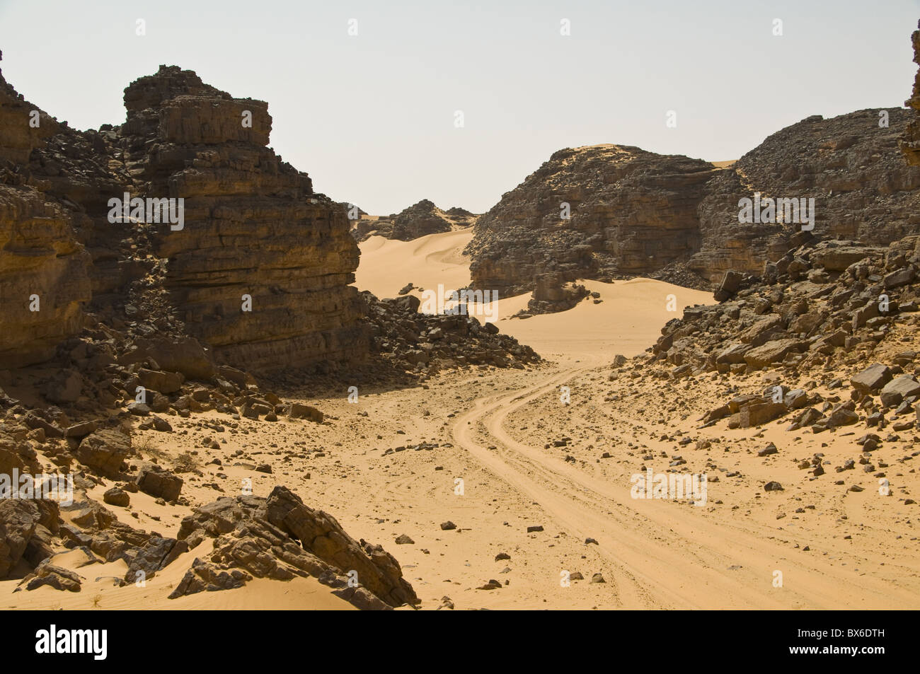 Sandy trail hi-res stock photography and images - Alamy